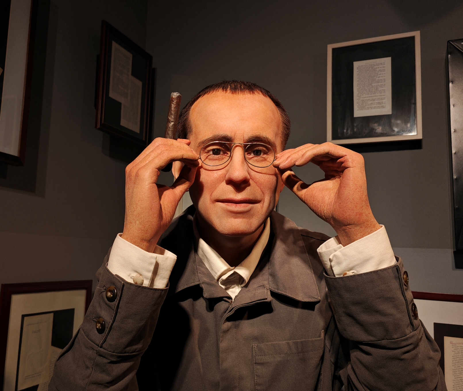 10. Februar 1898 - Geburtstag von Bertolt Brecht - Besserwisser Kalender