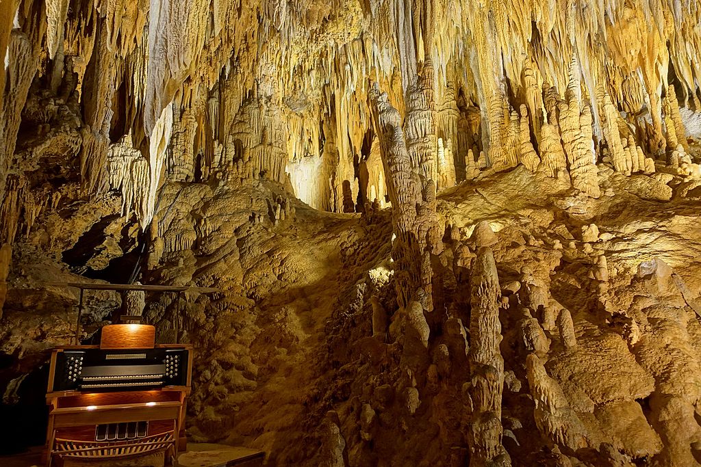 Entdeckung der Luray Caverns Archive - Besserwisser Kalender